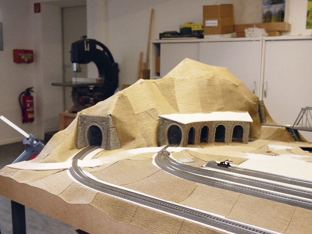 NOCH 53600 Easy-Track Trassenbausatz Karlsberg - World of Trains ...